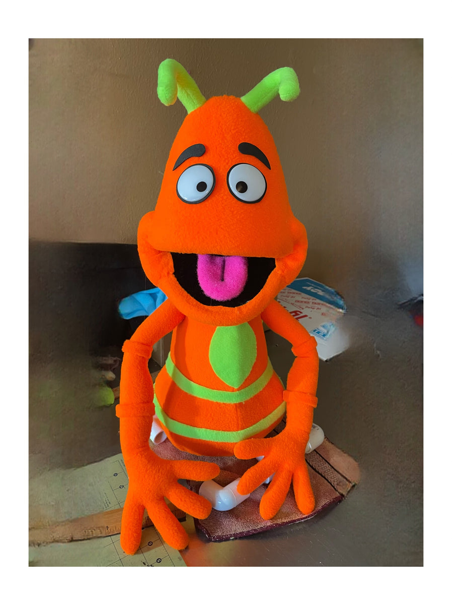 Blacklight Ant puppet – Out of the Box Puppets