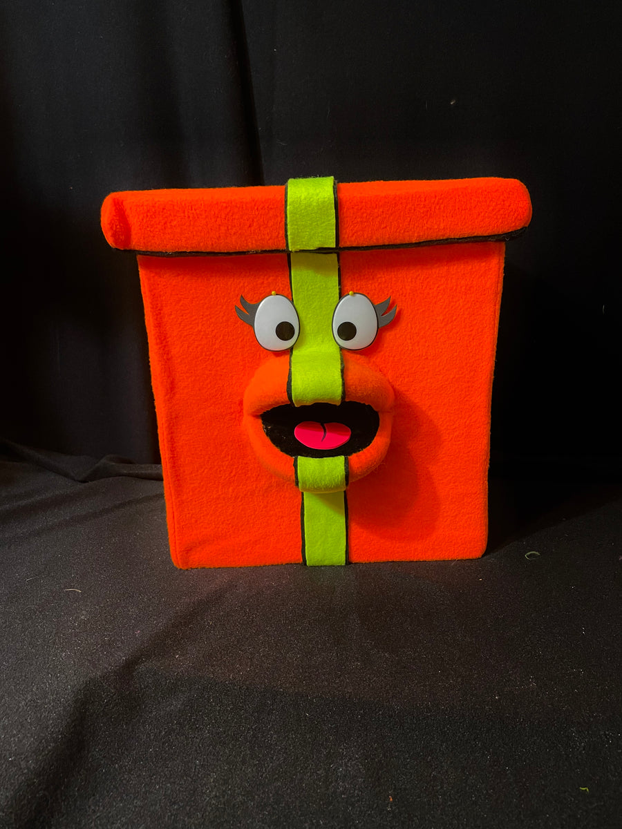 Present Puppet – Out of the Box Puppets