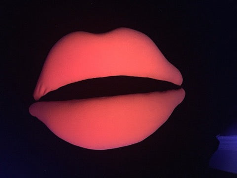 Blacklight Lips Puppet – Out of the Box Puppets